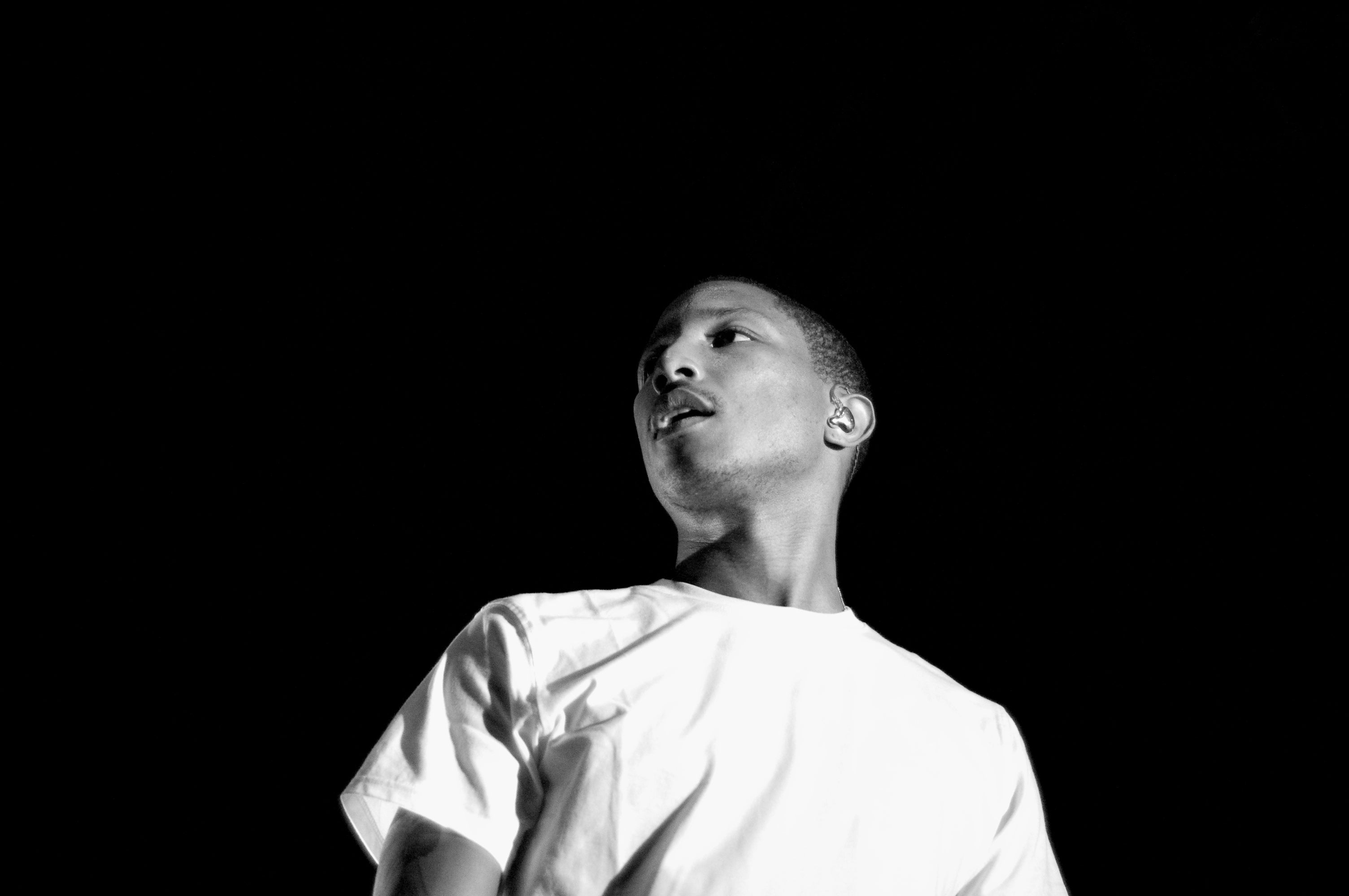 Pharrell’s Iconic Grillz Moments - Luxe Grillz