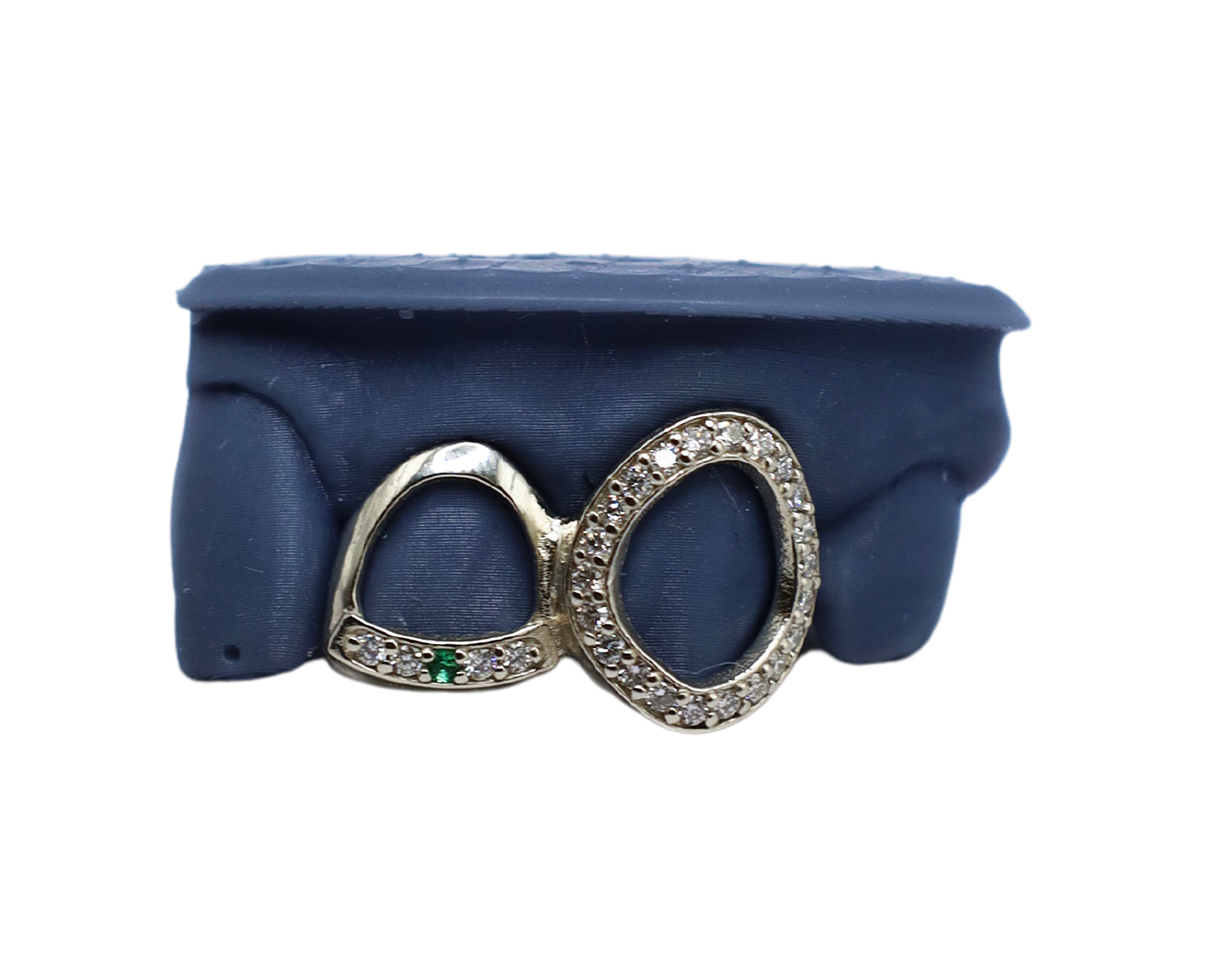 Emerald Tip Diamond Fang Grillz – Luxe Grillz